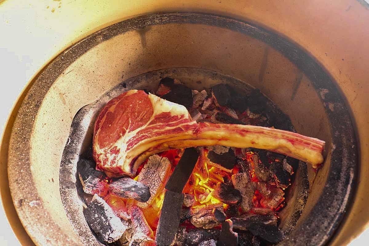Tomahawk ‘Caveman style’ - BBQ op de kolen - StoerVlees.com