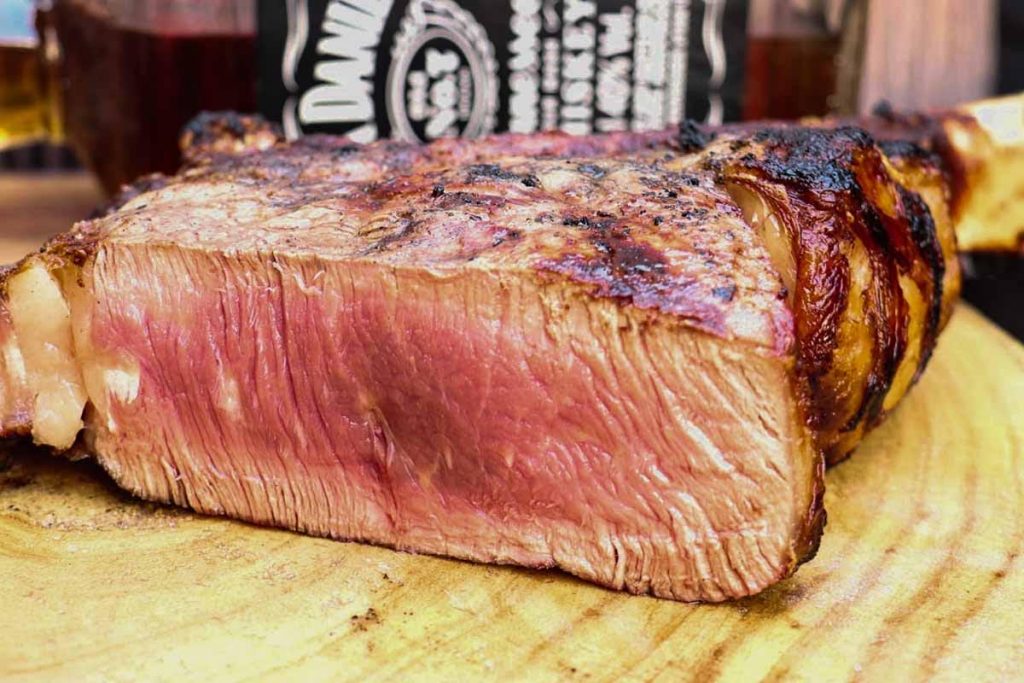 Tomahawk ‘Caveman style’ - BBQ op de kolen - StoerVlees.com