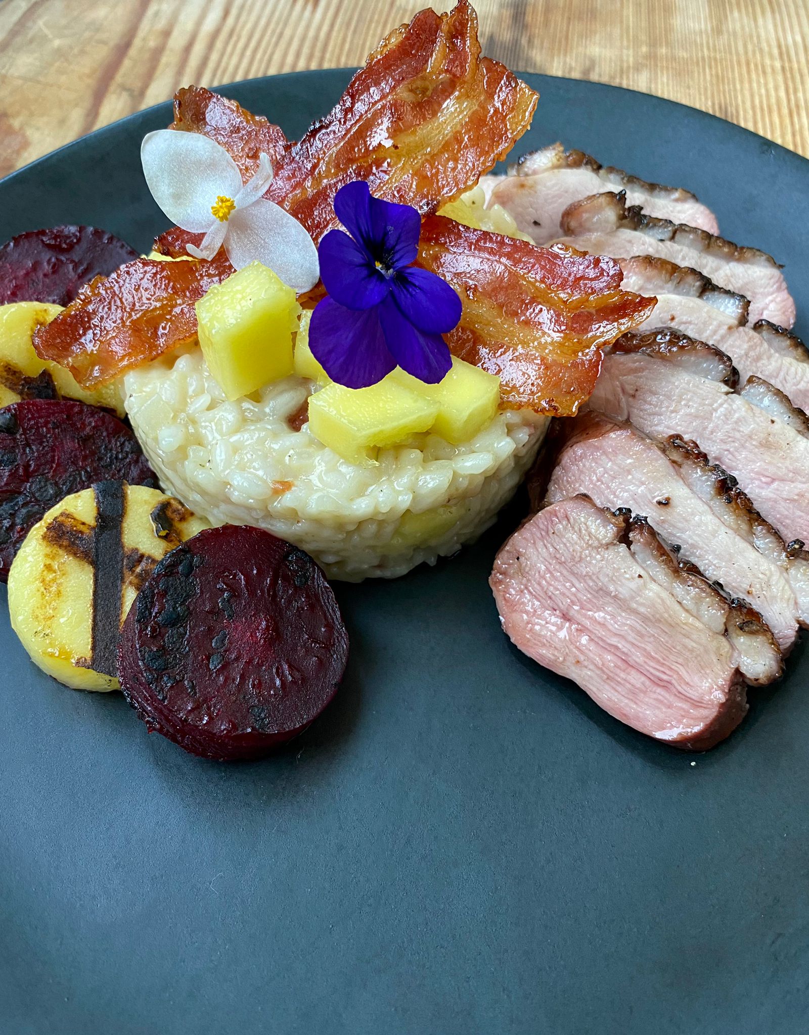 Eendenborst ('mango glazed') met risotto en gegrilde biet - StoerVlees.com